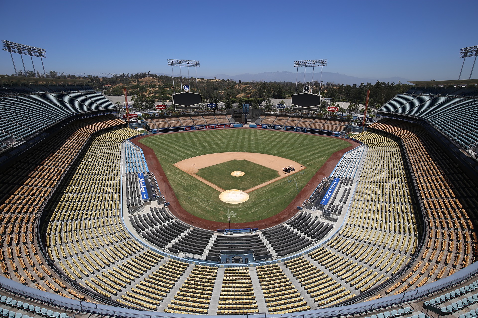 A Look Back at MLB's Oldest Ballparks - Hotels4Teams